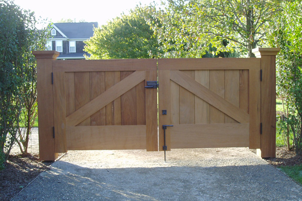 Walk Gates - East End Fence & Gate | East End Fence & Gate